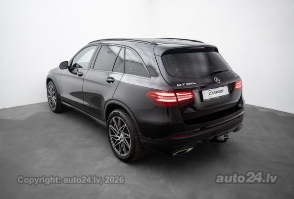 Black Mercedes-Benz GLC-Class 2016 in Tallinn, with an engine capacity of 2.00 L and mileage of 162 thousand km for 17999 €, photo 6 on AUTOMOTO.COM.LV