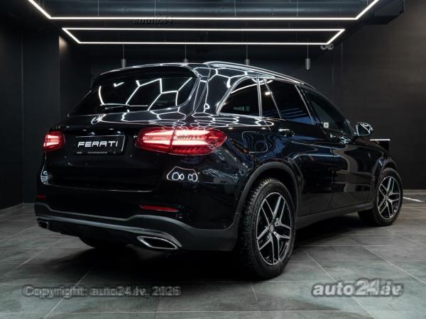 Black Mercedes-Benz GLC-Class 2016 in Tallinn, with an engine capacity of 2.10 L and mileage of 160 thousand km for 24895 €, photo 3 on AUTOMOTO.COM.LV