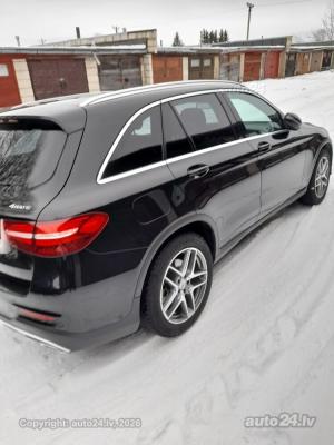 Melns Mercedes-Benz GLC-Class 2017 Tallina, ar dzinēja tilpumu 3.50 L un nobraukumu 148 tūkst. km par 31000 €, foto 4 vietnē AUTOMOTO.COM.LV