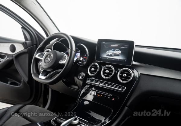 Melns Mercedes-Benz GLC-Class 2017 Tallina, ar dzinēja tilpumu 2.00 L un nobraukumu 251 tūkst. km par 18999 €, foto 11 vietnē AUTOMOTO.COM.LV