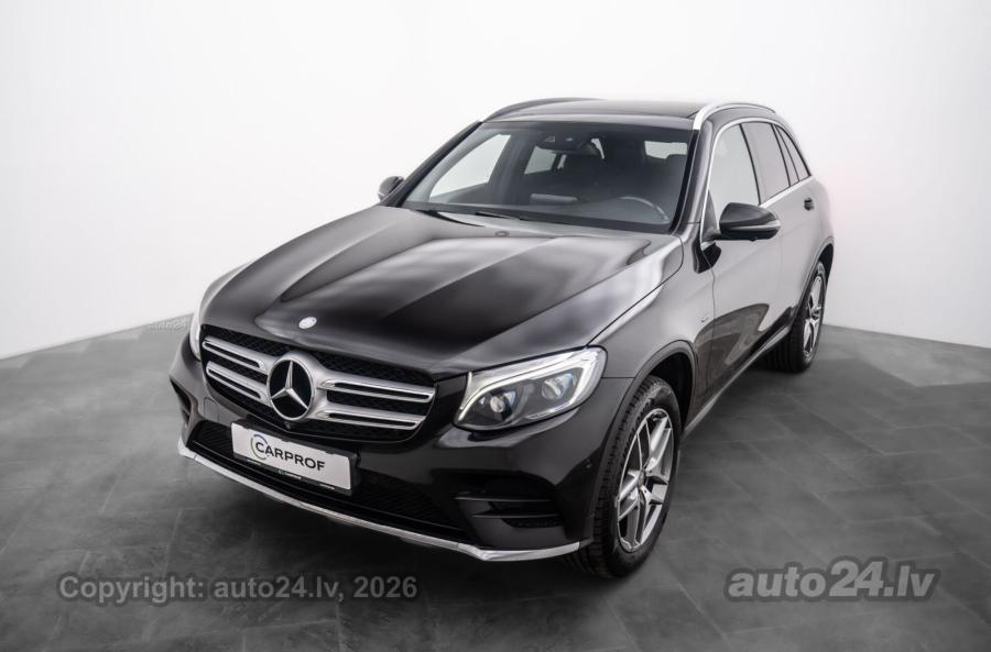 Melns Mercedes-Benz GLC-Class 2017 Tallina, ar dzinēja tilpumu 2.00 L un nobraukumu 197 tūkst. km par 17499 €, foto 1 vietnē AUTOMOTO.COM.LV