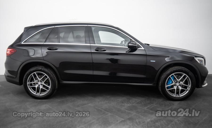 Melns Mercedes-Benz GLC-Class 2017 Tallina, ar dzinēja tilpumu 2.00 L un nobraukumu 197 tūkst. km par 17499 €, foto 5 vietnē AUTOMOTO.COM.LV