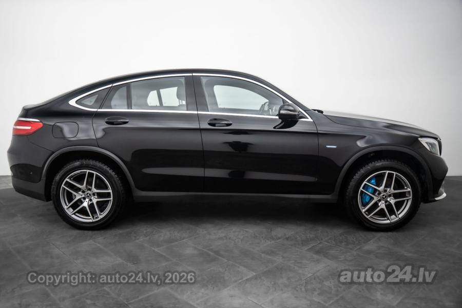Black Mercedes-Benz GLC-Class 2017 in Tallinn, with an engine capacity of 2.00 L and mileage of 198 thousand km for 24999 €, photo 5 on AUTOMOTO.COM.LV