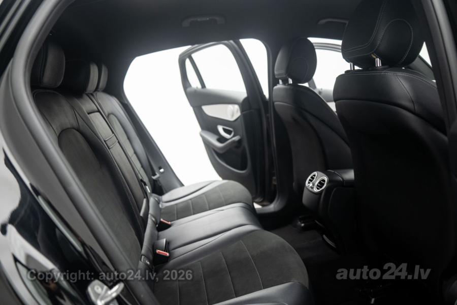 Black Mercedes-Benz GLC-Class 2017 in Tallinn, with an engine capacity of 2.00 L and mileage of 198 thousand km for 24999 €, photo 10 on AUTOMOTO.COM.LV