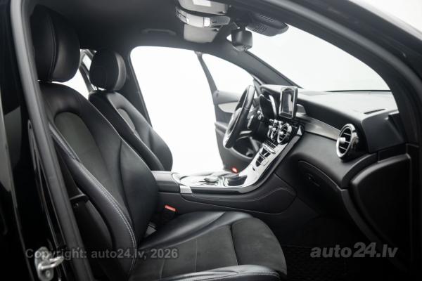 Black Mercedes-Benz GLC-Class 2017 in Tallinn, with an engine capacity of 2.00 L and mileage of 198 thousand km for 24999 €, photo 11 on AUTOMOTO.COM.LV