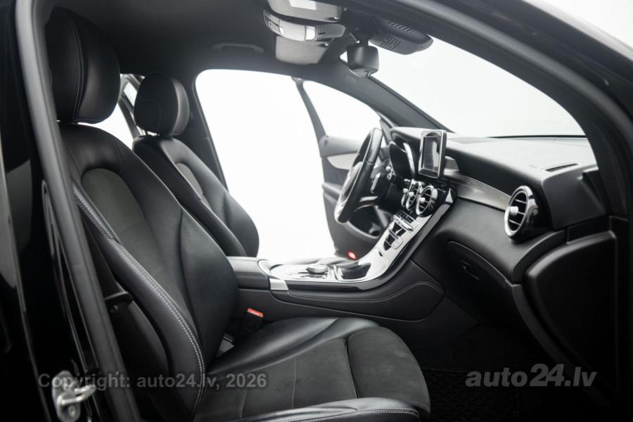 Black Mercedes-Benz GLC-Class 2017 in Tallinn, with an engine capacity of 2.00 L and mileage of 198 thousand km for 24999 €, photo 11 on AUTOMOTO.COM.LV