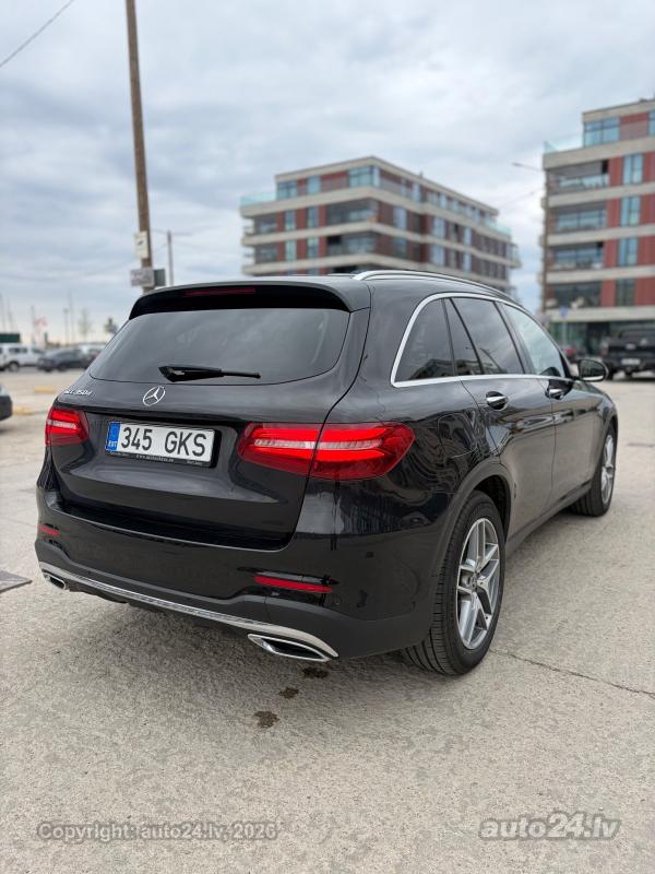 Melns Mercedes-Benz GLC-Class 2018 Tallina, ar dzinēja tilpumu 3.00 L un nobraukumu 168 tūkst. km par 28500 €, foto 6 vietnē AUTOMOTO.COM.LV