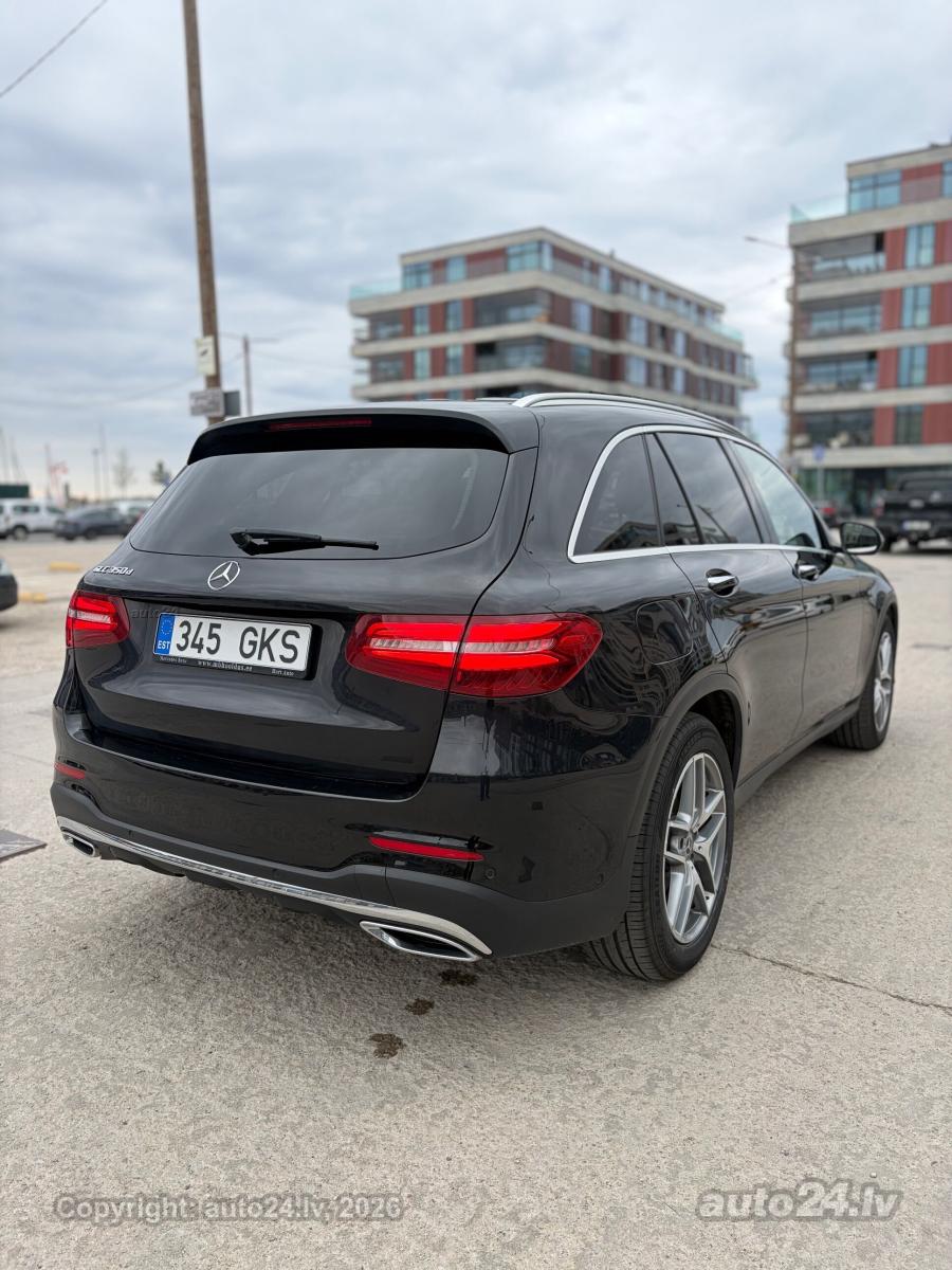 Melns Mercedes-Benz GLC-Class 2018 Tallina, ar dzinēja tilpumu 3.00 L un nobraukumu 168 tūkst. km par 28500 €, foto 7 vietnē AUTOMOTO.COM.LV
