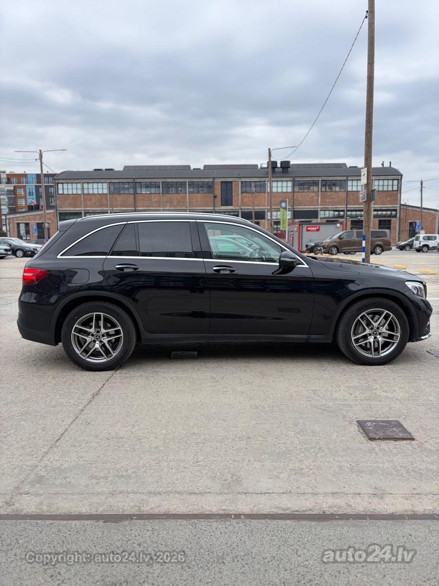 Melns Mercedes-Benz GLC-Class 2018 Tallina, ar dzinēja tilpumu 3.00 L un nobraukumu 168 tūkst. km par 28500 €, foto 9 vietnē AUTOMOTO.COM.LV