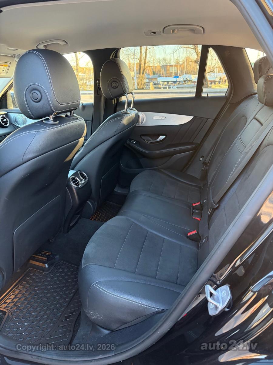 Melns Mercedes-Benz GLC-Class 2018 Tallina, ar dzinēja tilpumu 3.00 L un nobraukumu 168 tūkst. km par 28500 €, foto 13 vietnē AUTOMOTO.COM.LV