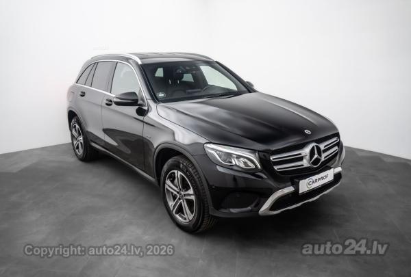 Melns Mercedes-Benz GLC-Class 2018 Tallina, ar dzinēja tilpumu 2.00 L un nobraukumu 166 tūkst. km par 17999 €, foto 3 vietnē AUTOMOTO.COM.LV