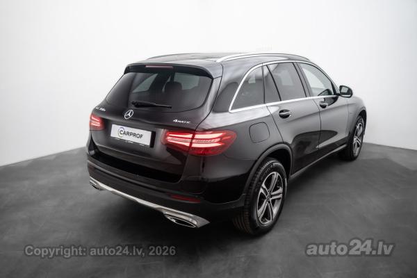 Melns Mercedes-Benz GLC-Class 2018 Tallina, ar dzinēja tilpumu 2.00 L un nobraukumu 166 tūkst. km par 17999 €, foto 5 vietnē AUTOMOTO.COM.LV