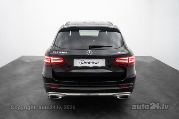 Melns Mercedes-Benz GLC-Class 2018 Tallina, ar dzinēja tilpumu 2.00 L un nobraukumu 166 tūkst. km par 17999 €, foto 6 vietnē AUTOMOTO.COM.LV
