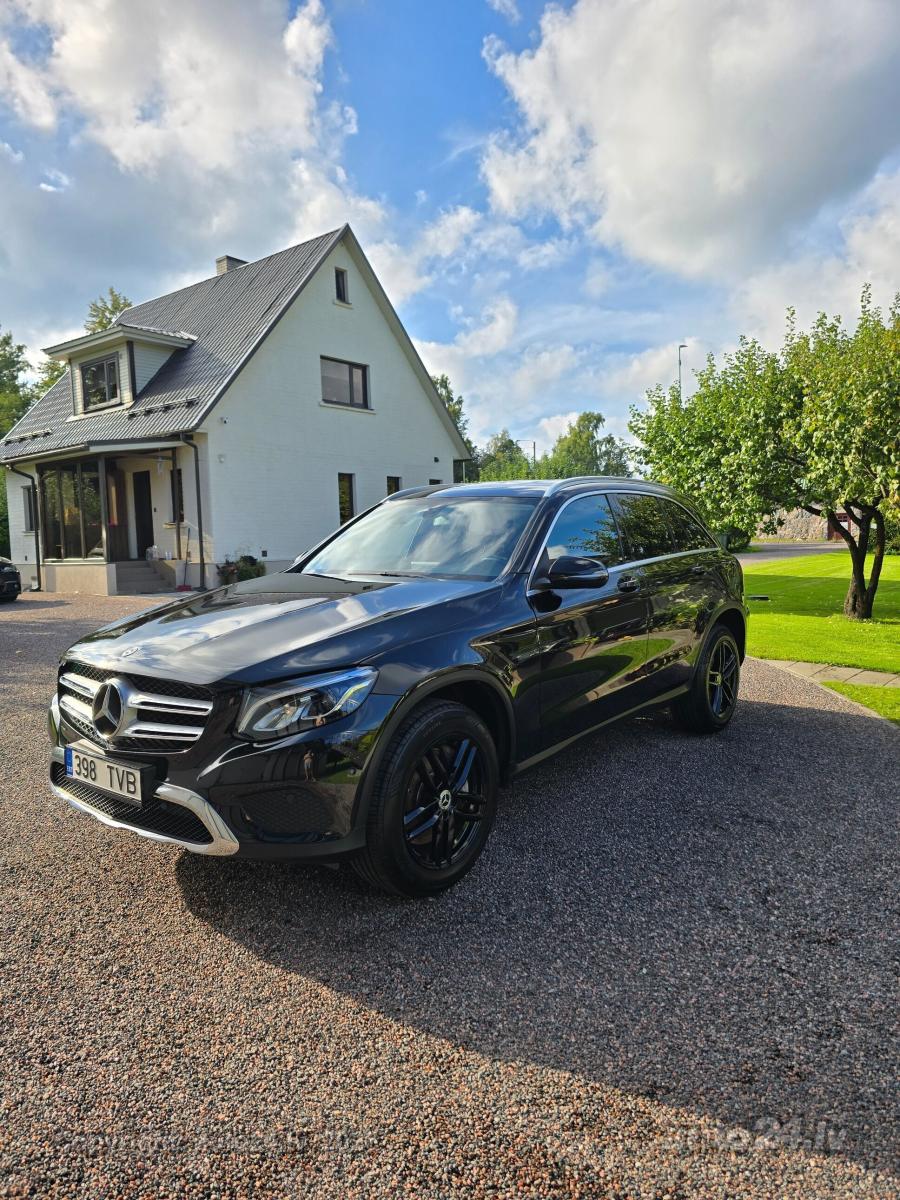 Melns Mercedes-Benz GLC-Class 2018 Pērnava, ar dzinēja tilpumu 2.00 L un nobraukumu 201 tūkst. km par 23899 €, foto 1 vietnē AUTOMOTO.COM.LV