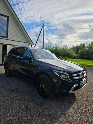 Melns Mercedes-Benz GLC-Class 2018 Pērnava, ar dzinēja tilpumu 2.00 L un nobraukumu 201 tūkst. km par 23899 €, foto 4 vietnē AUTOMOTO.COM.LV