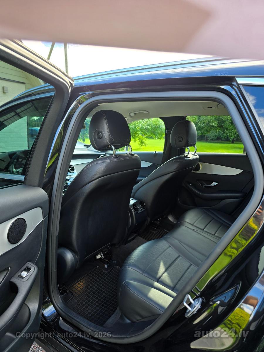Melns Mercedes-Benz GLC-Class 2018 Pērnava, ar dzinēja tilpumu 2.00 L un nobraukumu 201 tūkst. km par 23899 €, foto 7 vietnē AUTOMOTO.COM.LV