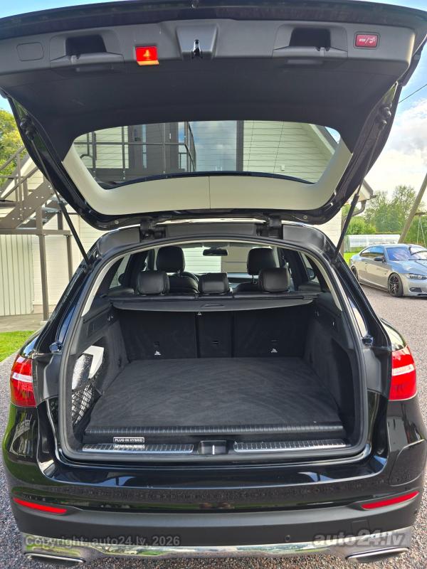 Mercedes-Benz GLC-Class 2018 PÄrnava vietnÄ Melns Mercedes-Benz GLC-Class 2018 PÄrnava, ar dzinÄja tilpumu 2.00 L un nobraukumu 201 tÅ«kst. km par 23899 ā¬, foto 10 vietnÄ AUTOMOTO.COM.LV