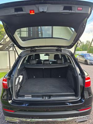 Melns Mercedes-Benz GLC-Class 2018 Pērnava, ar dzinēja tilpumu 2.00 L un nobraukumu 201 tūkst. km par 23899 €, foto 10 vietnē AUTOMOTO.COM.LV