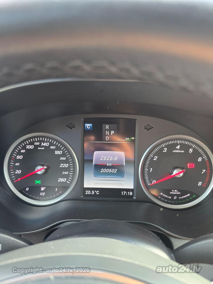 Melns Mercedes-Benz GLC-Class 2018 Pērnava, ar dzinēja tilpumu 2.00 L un nobraukumu 201 tūkst. km par 23899 €, foto 11 vietnē AUTOMOTO.COM.LV