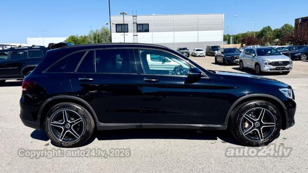 Black Mercedes-Benz GLC-Class 2019 in Tallinn, with an engine capacity of 2.00 L and mileage of 193 thousand km for 27500 €, photo 4 on AUTOMOTO.COM.LV