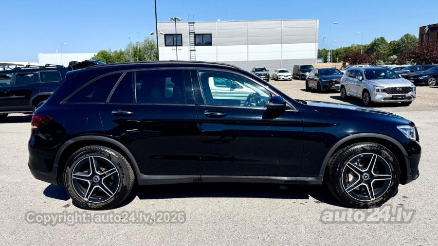 Black Mercedes-Benz GLC-Class 2019 in Tallinn, with an engine capacity of 2.00 L and mileage of 193 thousand km for 27500 €, photo 5 on AUTOMOTO.COM.LV