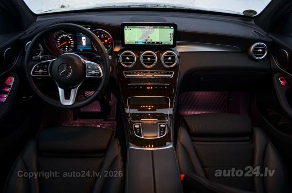 Melns Mercedes-Benz GLC-Class 2020 Tallina, ar dzinēja tilpumu 2.00 L un nobraukumu 54 tūkst. km par 37900 €, foto 11 vietnē AUTOMOTO.COM.LV