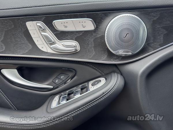 Melns Mercedes-Benz GLC-Class 2020 Tallina, ar dzinēja tilpumu 4.00 L un nobraukumu 126 tūkst. km par 61900 €, foto 6 vietnē AUTOMOTO.COM.LV