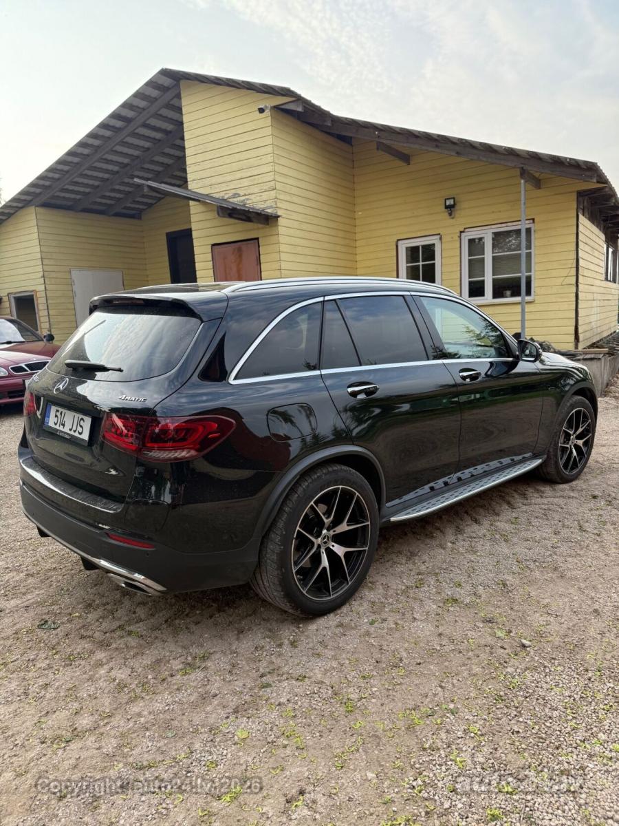 Black Mercedes-Benz GLC-Class 2021 in Tallinn, with an engine capacity of 2.00 L and mileage of 157 thousand km for 39900 €, photo 3 on AUTOMOTO.COM.LV