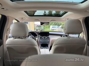 Melns Mercedes-Benz GLC-Class 2021 Tallina, ar dzinēja tilpumu 2.00 L un nobraukumu 157 tūkst. km par 39900 €, foto 6 vietnē AUTOMOTO.COM.LV