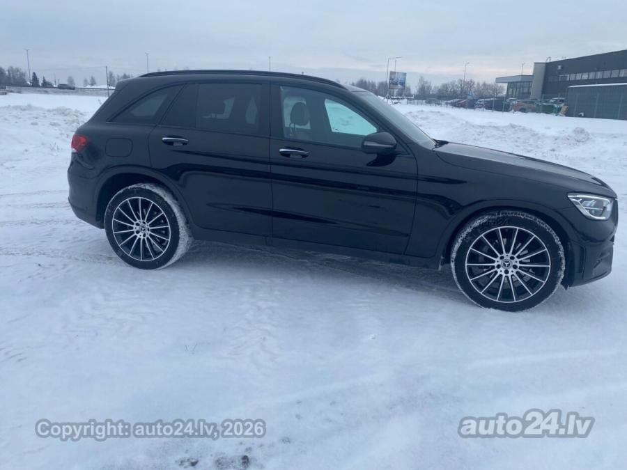 Black Mercedes-Benz GLC-Class 2022 in Tallinn, with an engine capacity of 2.00 L and mileage of 73 thousand km for 29900 €, photo 2 on AUTOMOTO.COM.LV