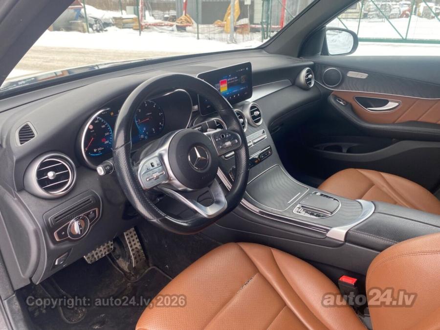 Black Mercedes-Benz GLC-Class 2022 in Tallinn, with an engine capacity of 2.00 L and mileage of 73 thousand km for 29900 €, photo 6 on AUTOMOTO.COM.LV