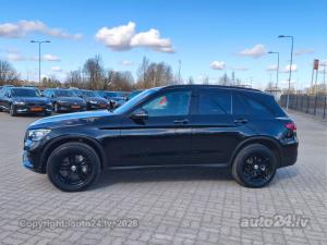 Melns Mercedes-Benz GLC-Class 2022 Tartu, ar dzinēja tilpumu 2.00 L un nobraukumu 84 tūkst. km par 38500 €, foto 3 vietnē AUTOMOTO.COM.LV