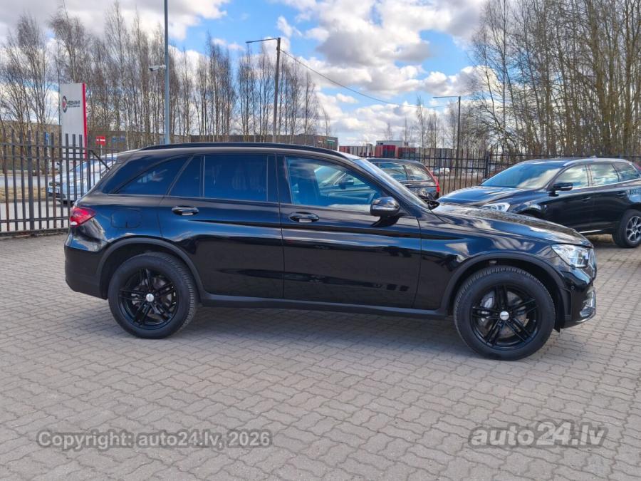 Melns Mercedes-Benz GLC-Class 2022 Tartu, ar dzinēja tilpumu 2.00 L un nobraukumu 84 tūkst. km par 38500 €, foto 16 vietnē AUTOMOTO.COM.LV