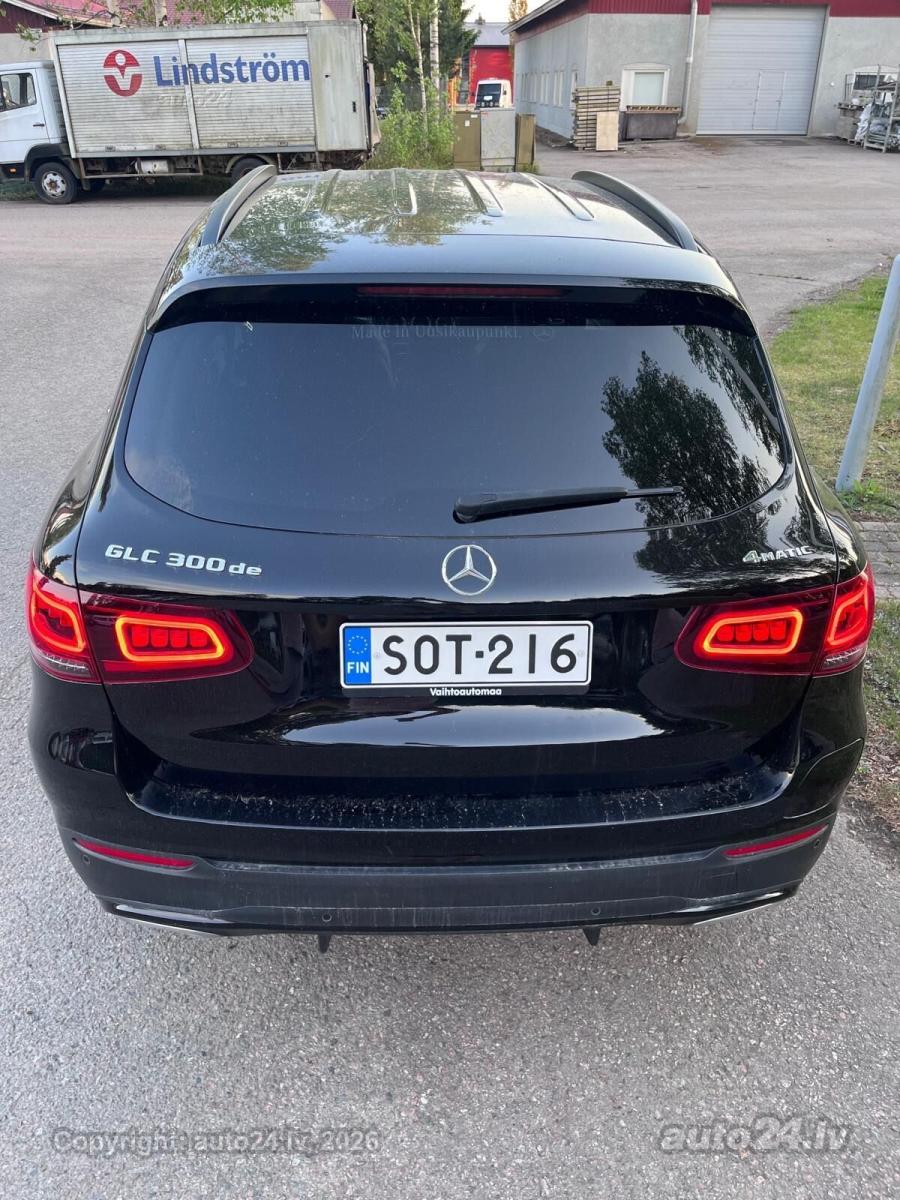 Black Mercedes-Benz GLC-Class 2022 in Tallinn, with an engine capacity of 2.00 L and mileage of 105 thousand km for 34900 €, photo 6 on AUTOMOTO.COM.LV