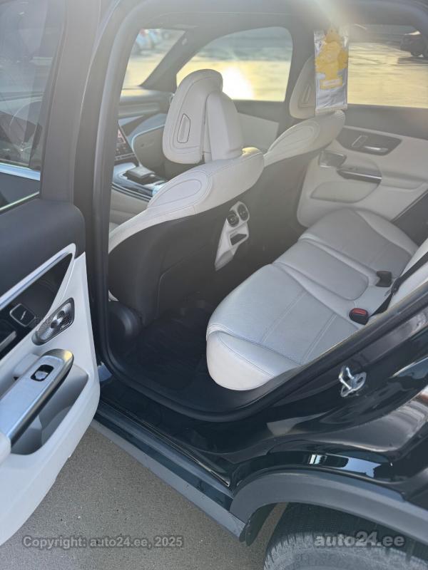 Melns Mercedes-Benz GLC-Class 2023 Tallina, ar dzinēja tilpumu 2.00 L un nobraukumu 55 tūkst. km par 61990 €, foto 11 vietnē AUTOMOTO.COM.LV