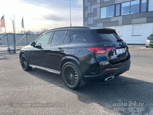 Melns Mercedes-Benz GLC-Class 2023 Tallina, ar dzinēja tilpumu 2.00 L un nobraukumu 24 tūkst. km par 71900 €, foto 3 vietnē AUTOMOTO.COM.LV