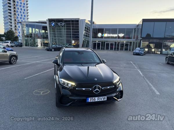 Melns Mercedes-Benz GLC-Class 2024 Tallina, ar dzinēja tilpumu 2.00 L un nobraukumu 39 tūkst. km par 60100 €, foto 3 vietnē AUTOMOTO.COM.LV