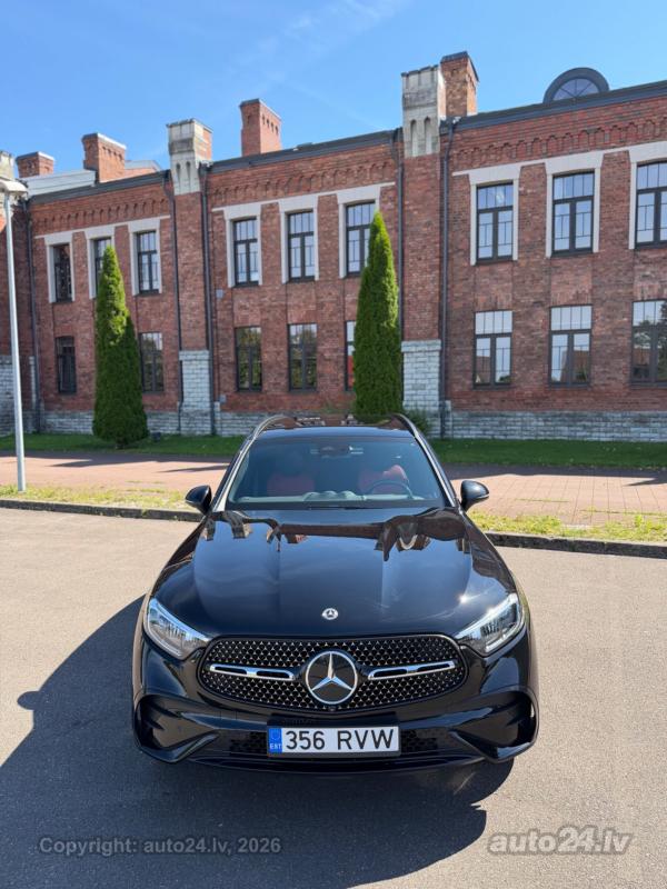 Melns Mercedes-Benz GLC-Class 2024 Tallina, ar dzinēja tilpumu 2.00 L un nobraukumu 39 tūkst. km par 60100 €, foto 5 vietnē AUTOMOTO.COM.LV