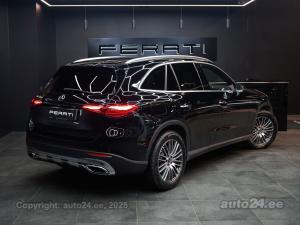 Melns Mercedes-Benz GLC-Class 2025 Tallina, ar dzinēja tilpumu 2.00 L un nobraukumu 2 tūkst. km par 65900 €, foto 3 vietnē AUTOMOTO.COM.LV
