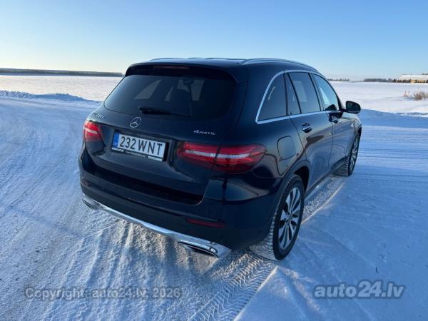 Blue Mercedes-Benz GLC-Class 2018 in Kohtla-Jarve, with an engine capacity of 2.10 L and mileage of 163 thousand km for 22000 €, photo 5 on AUTOMOTO.COM.LV