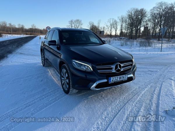 Blue Mercedes-Benz GLC-Class 2018 in Kohtla-Jarve, with an engine capacity of 2.10 L and mileage of 163 thousand km for 22000 €, photo 8 on AUTOMOTO.COM.LV