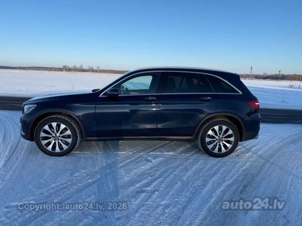 Blue Mercedes-Benz GLC-Class 2018 in Kohtla-Jarve, with an engine capacity of 2.10 L and mileage of 163 thousand km for 22000 €, photo 10 on AUTOMOTO.COM.LV