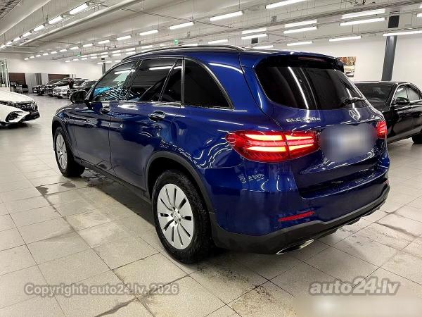 Zils Mercedes-Benz GLC-Class 2018 Tallina, ar dzinēja tilpumu 2.00 L un nobraukumu 176 tūkst. km par 20500 €, foto 3 vietnē AUTOMOTO.COM.LV