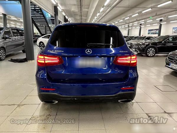 Zils Mercedes-Benz GLC-Class 2018 Tallina, ar dzinēja tilpumu 2.00 L un nobraukumu 176 tūkst. km par 20500 €, foto 4 vietnē AUTOMOTO.COM.LV