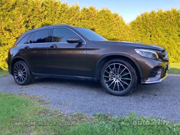 Brown Mercedes-Benz GLC-Class 2017 in Tallinn, with an engine capacity of 2.10 L and mileage of 149 thousand km for 22900 €, photo 4 on AUTOMOTO.COM.LV