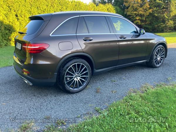 Brown Mercedes-Benz GLC-Class 2017 in Tallinn, with an engine capacity of 2.10 L and mileage of 149 thousand km for 22900 €, photo 5 on AUTOMOTO.COM.LV
