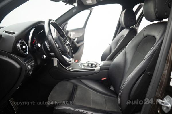 Brūns Mercedes-Benz GLC-Class 2018 Tallina, ar dzinēja tilpumu 2.00 L un nobraukumu 195 tūkst. km par 16999 €, foto 8 vietnē AUTOMOTO.COM.LV