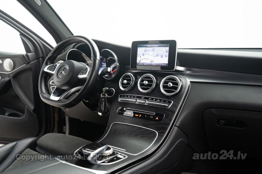 Brūns Mercedes-Benz GLC-Class 2018 Tallina, ar dzinēja tilpumu 2.00 L un nobraukumu 195 tūkst. km par 16999 €, foto 13 vietnē AUTOMOTO.COM.LV