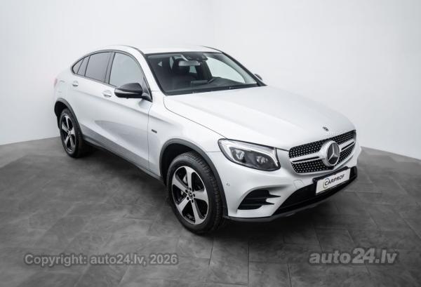 Grey Mercedes-Benz GLC-Class 2018 in Tallinn, with an engine capacity of 2.00 L and mileage of 128 thousand km for 25999 €, photo 3 on AUTOMOTO.COM.LV