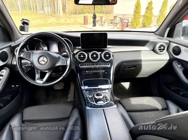 Pelēks Mercedes-Benz GLC-Class 2016 Tallina, ar dzinēja tilpumu 2.10 L un nobraukumu 185 tūkst. km par 21500 €, foto 4 vietnē AUTOMOTO.COM.LV